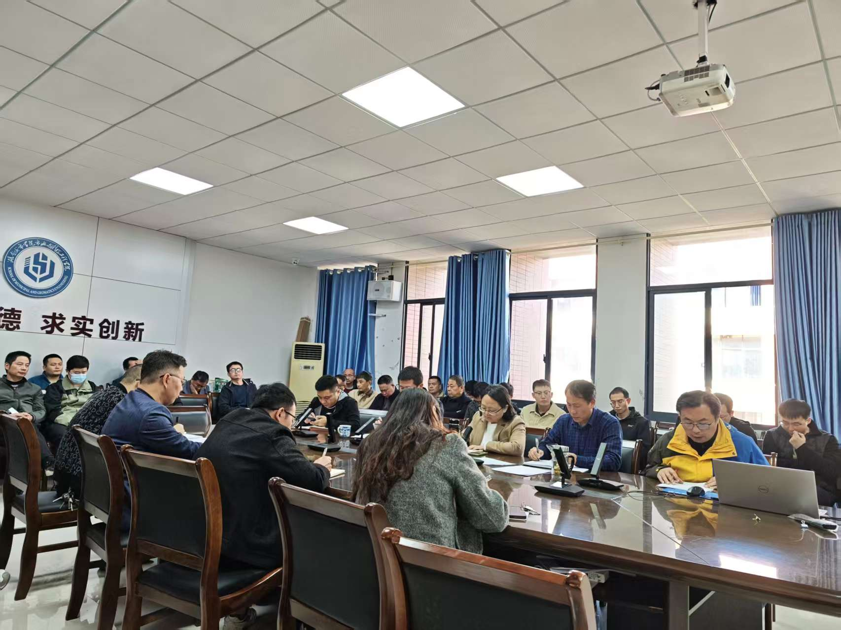 市测院顺利召开2025年下学期心理健康教育专题研讨会-市政与测绘工程学院